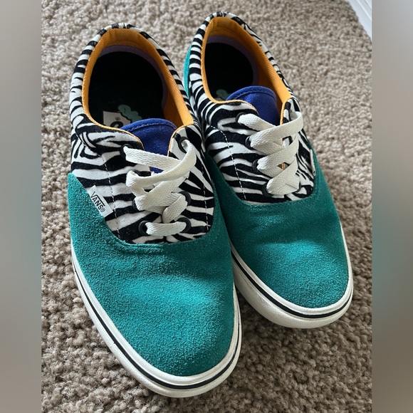 Vans | Shoes | Vans Comfeecush Era Zebra Size 6m75w | Poshmark